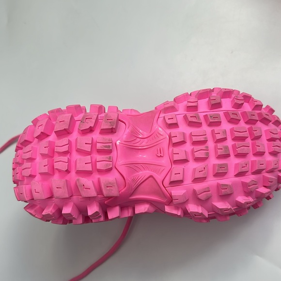 Balenciaga | Shoes | Balenciaga Pink Defender Low Top Sneakers 377 ...